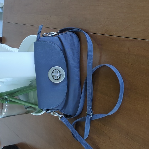 Baggallini | Bags | Baggallini Small Monaco Turn Lock Crossbody Bag ...